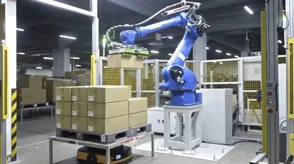 共创行业聚变！海康机器人实现3C行业整场自动化升级_企业动态_资讯_中国AGV网(www.chinaagv.com)_AMR网-专业智能地面 ...